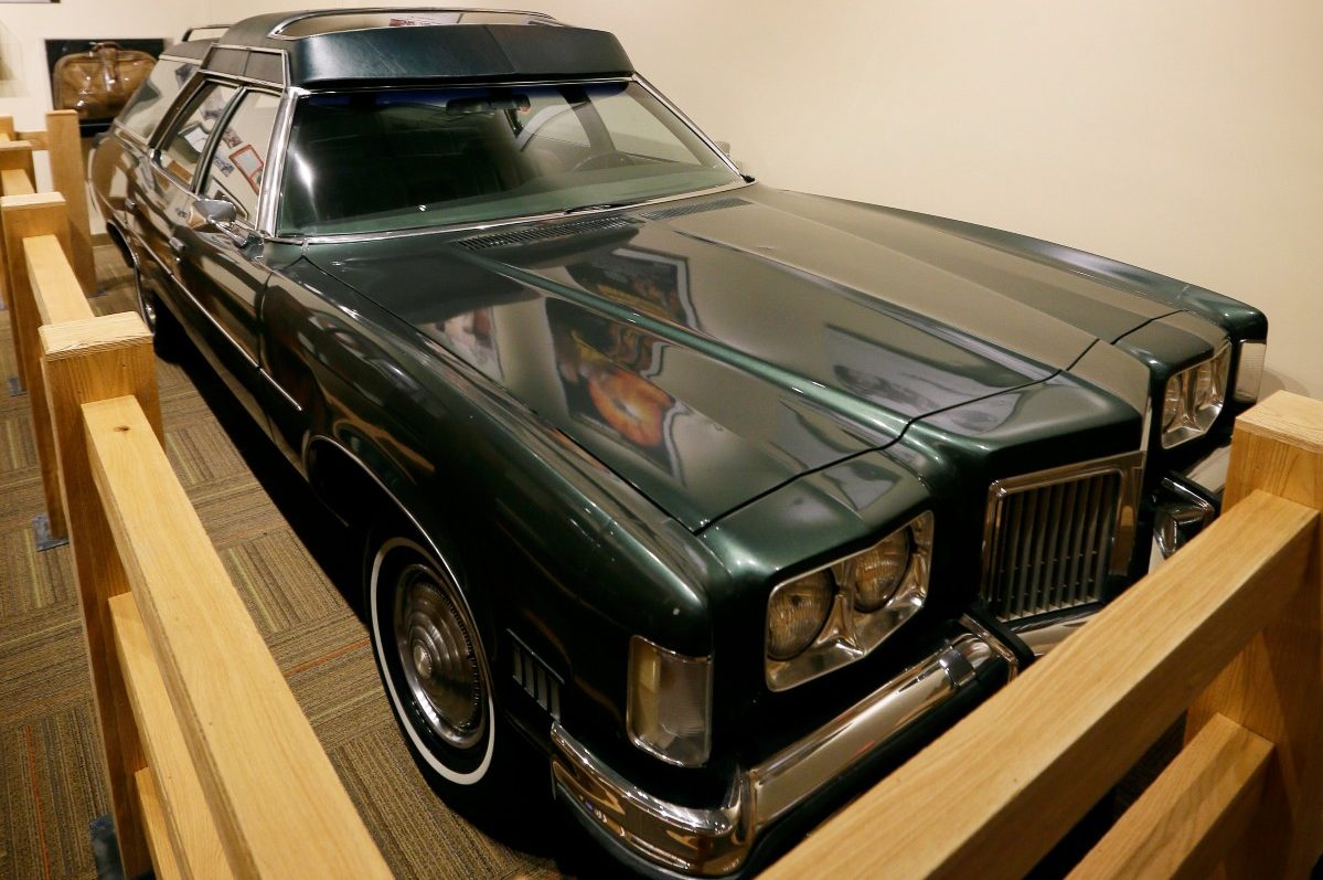 The Pontiac Safari Had a Short But Awesome Run as a 1950s Collector Car ...