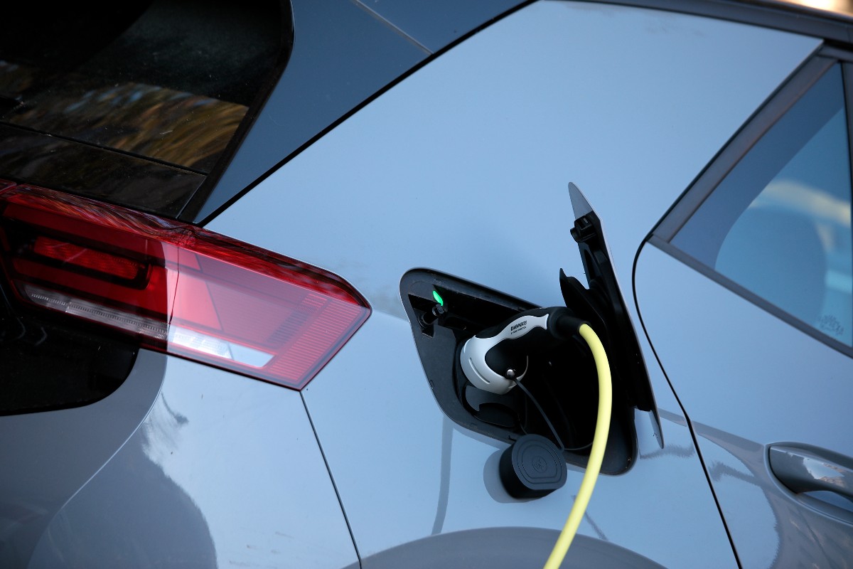 Should You Get an Electric Vehicle? Here Are Some of the Pros and Cons ...